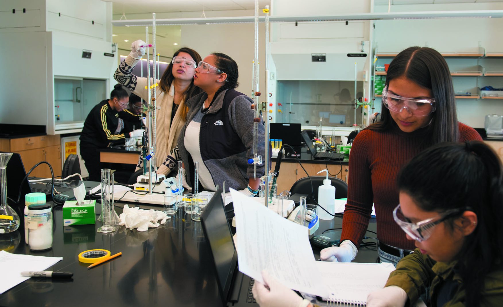 Trinity chemistry students | Trinity Washington University